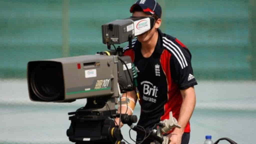How To Become a Cricket Camera Person?