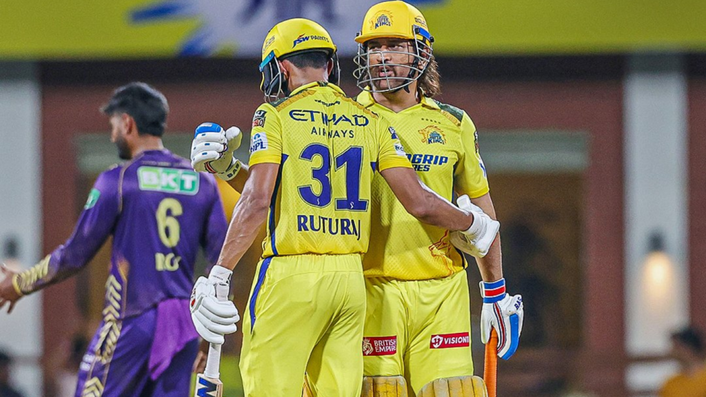 MS Dhoni Recreates T20 World Cup Moment, but with the CSK skipper Gaikwad